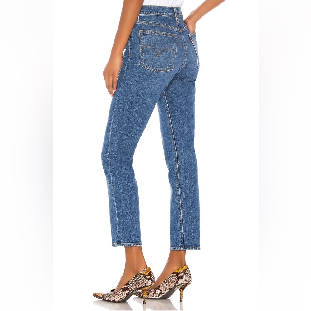 Levi Wedgie Icon Fit In Charleston Moves Size 27 - Gem
